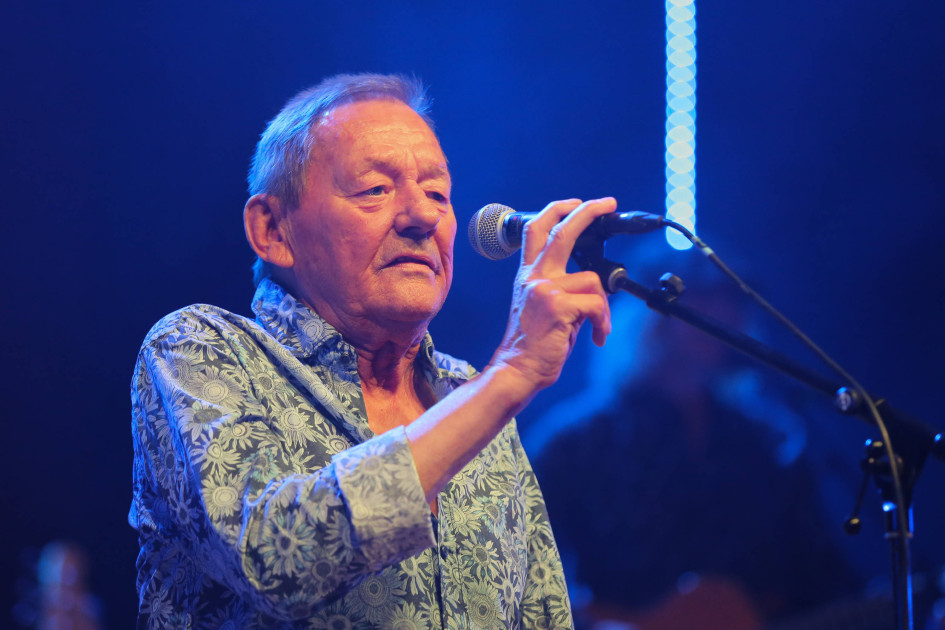 Austropop-Legende Wolfgang Ambros im Spital! | Exxpress