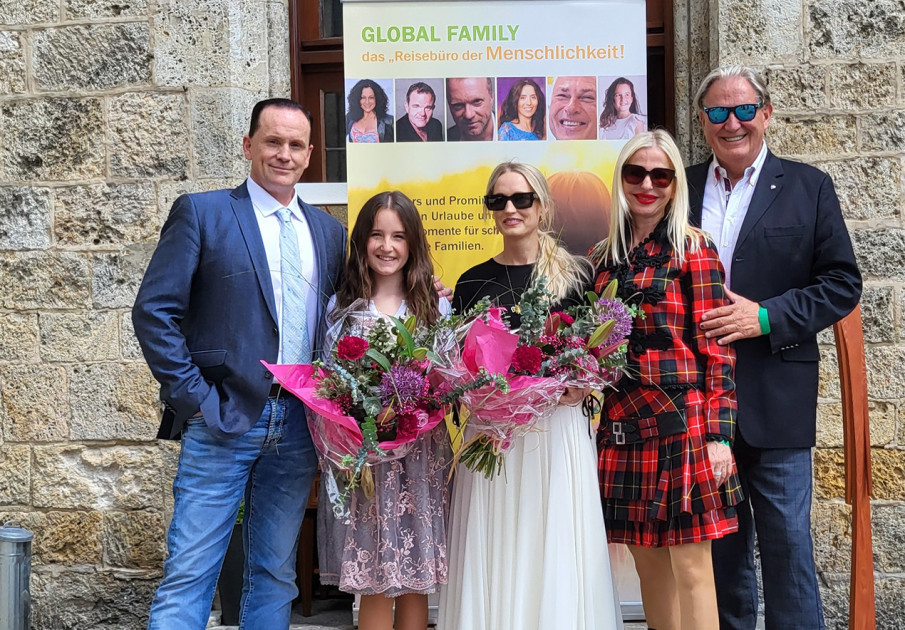 Ein Herz für Kinder: Schlager-Star Julia Buchner begeistert bei Charity ...