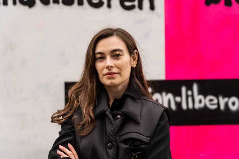 Skandalöser Instagram-Post: Linke Politikerin schießt auf Maria-Bild ...