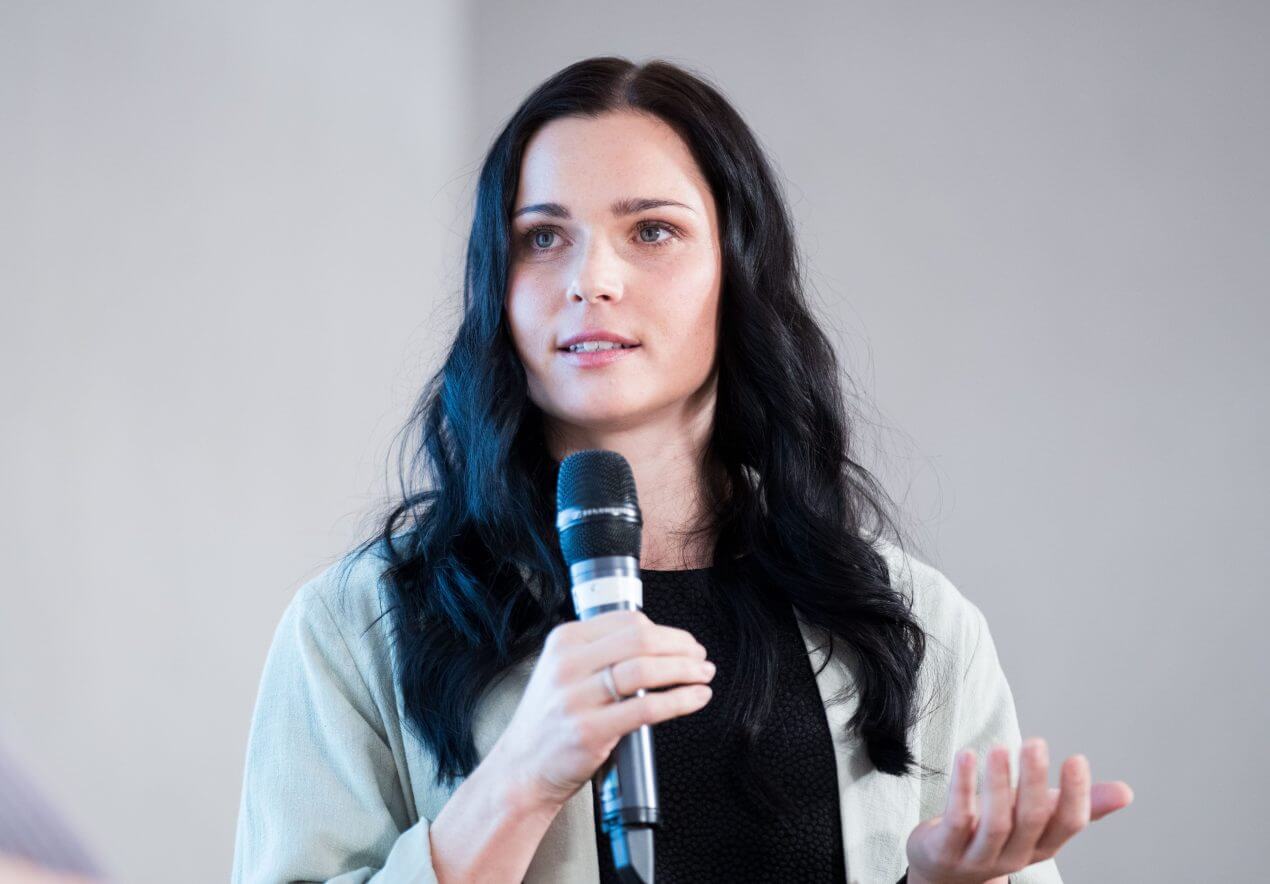 Mit neuem Video: Ex-Ski-Star Anna Veith meldet sich zurück! | Exxpress