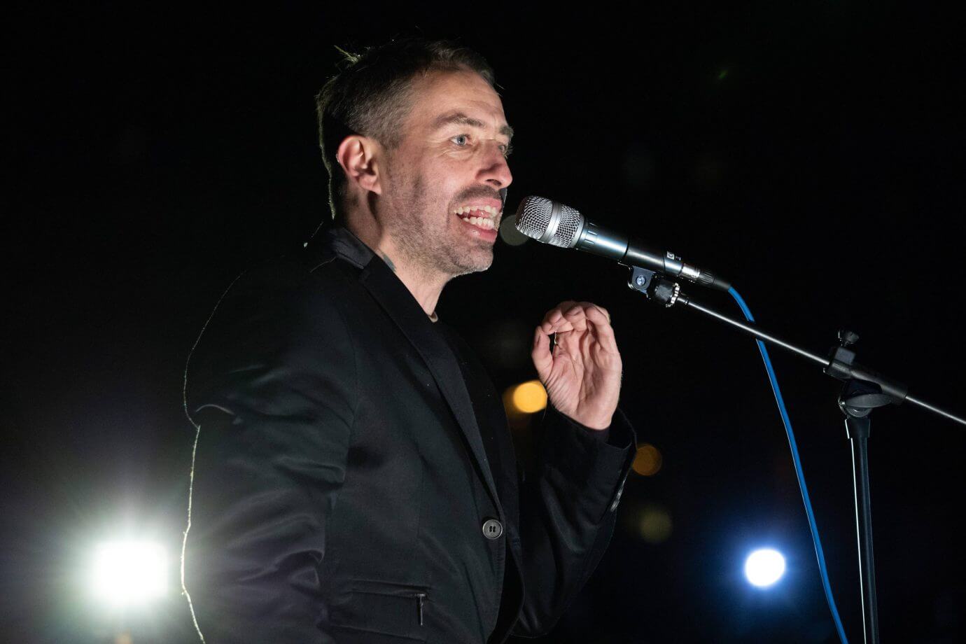 Rechtsextremist Sven Liebich ist jetzt eine Frau mit Vollbart und hat ...