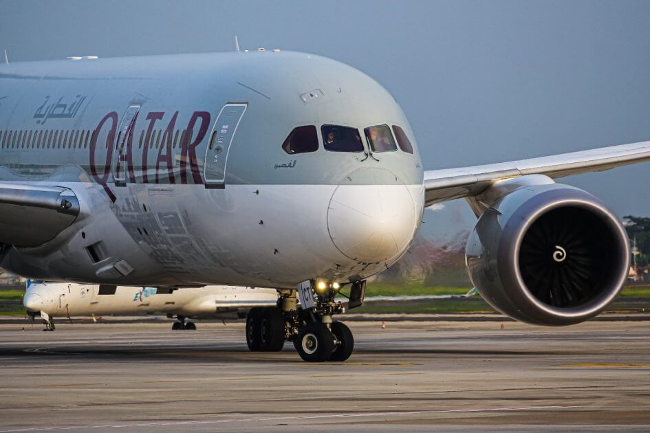 Urlauberin stirbt auf Flug: Paar muss stundenlang neben Leiche sitzen ...